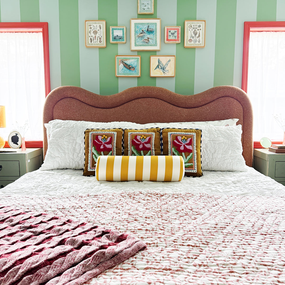 Victorson Primary Bed – GRAY BENKO